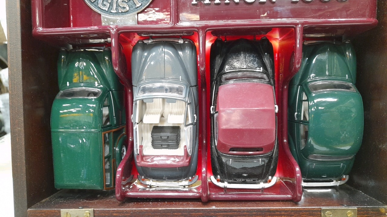 Lot 473 - MORRIS 1000 DISPLAY BOX