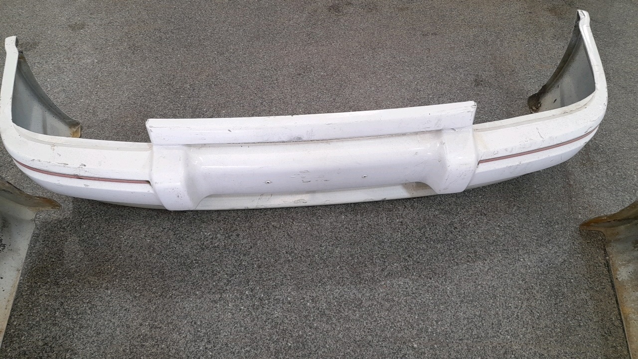 Lot 693 - FORD XR3I TURBO BODY KIT MK4