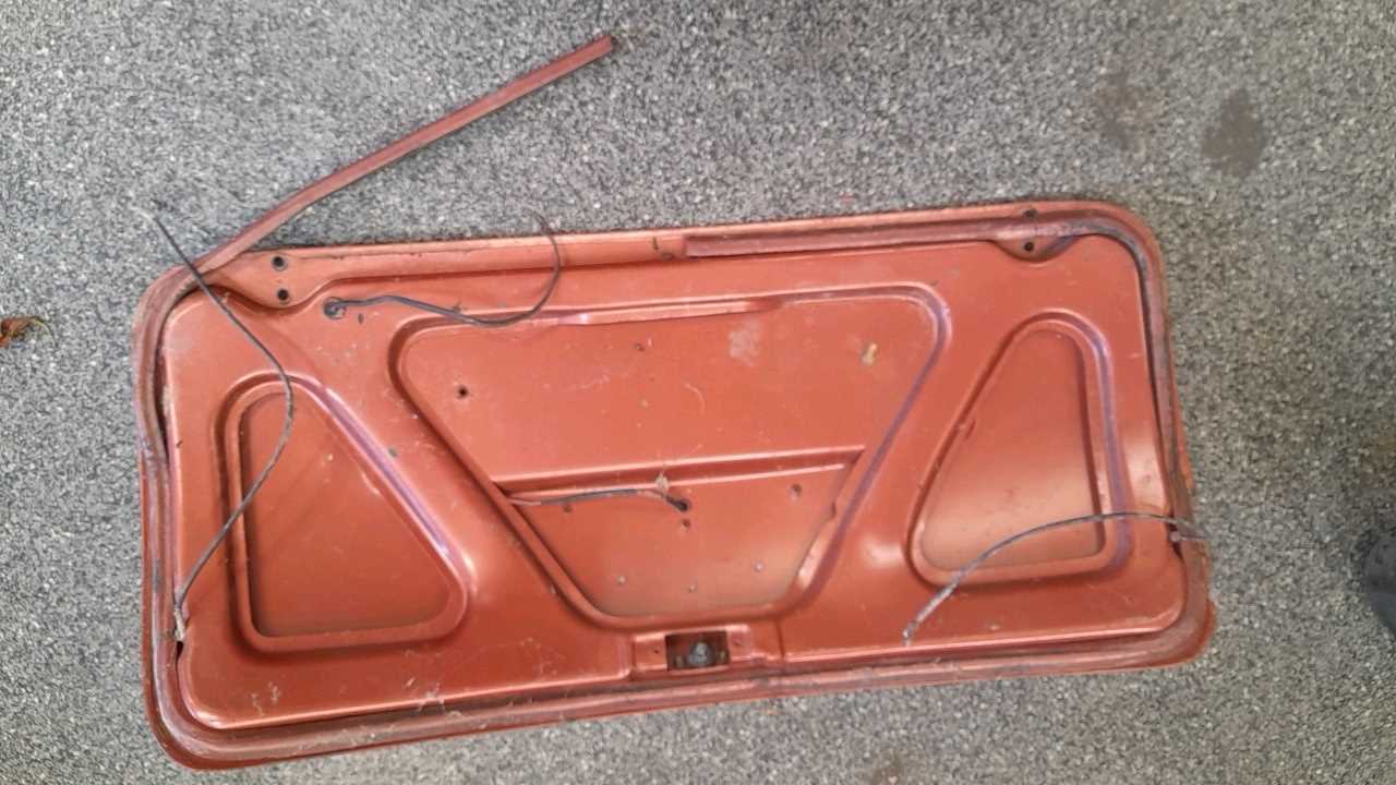 Lot 673 - MINI BOOT LID