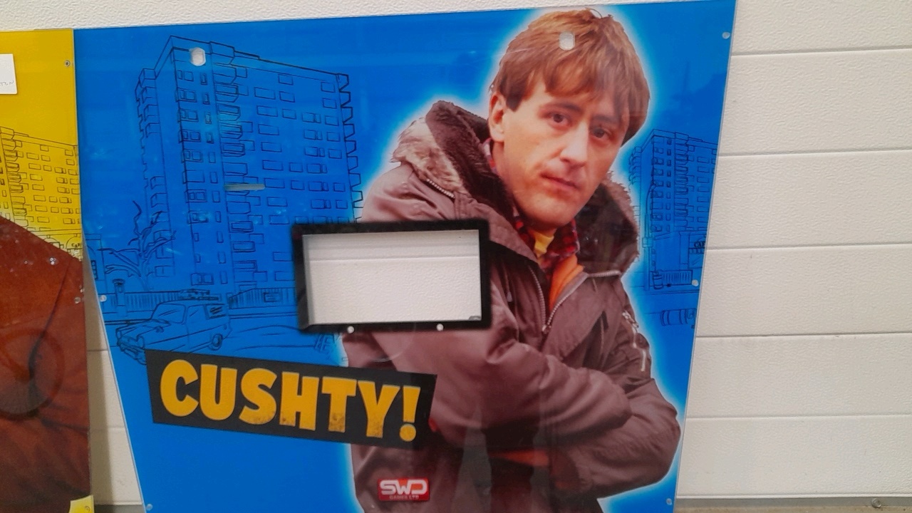 Lot 8 - ONLY FOOLS AND HORSES CAR + 6 PANELS WITH