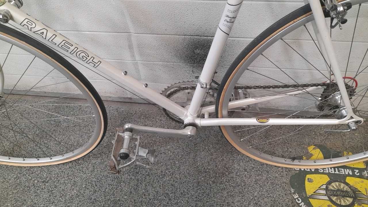 Lot 101 - RALEIGH CORSA RACING BIKE