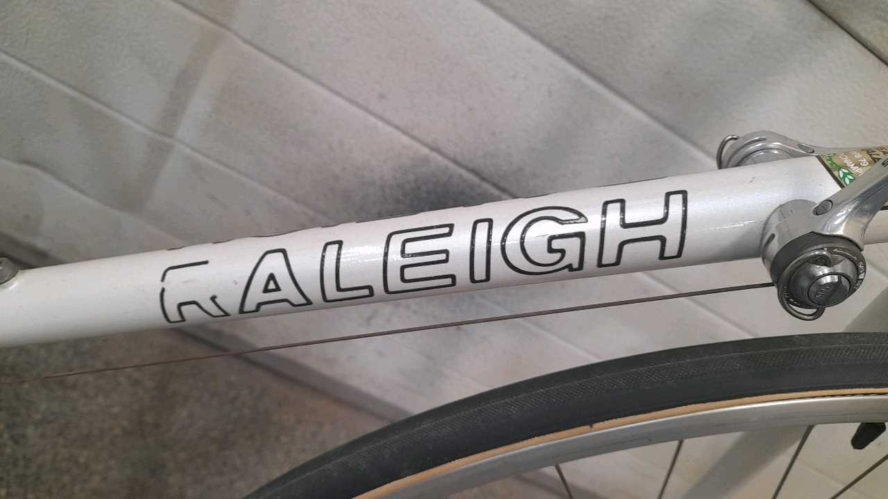 Lot 101 - RALEIGH CORSA RACING BIKE