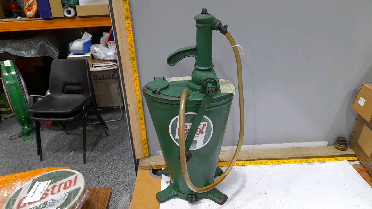 Lot 117 - GREEN CASTROL OIL PUMP
