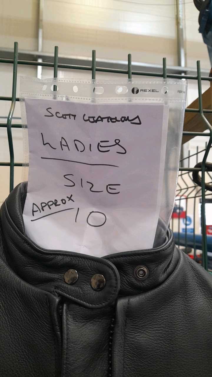 Lot 290 - LADIES SCOTT LEATHERS SIZE 10 - ALL PROCEEDS