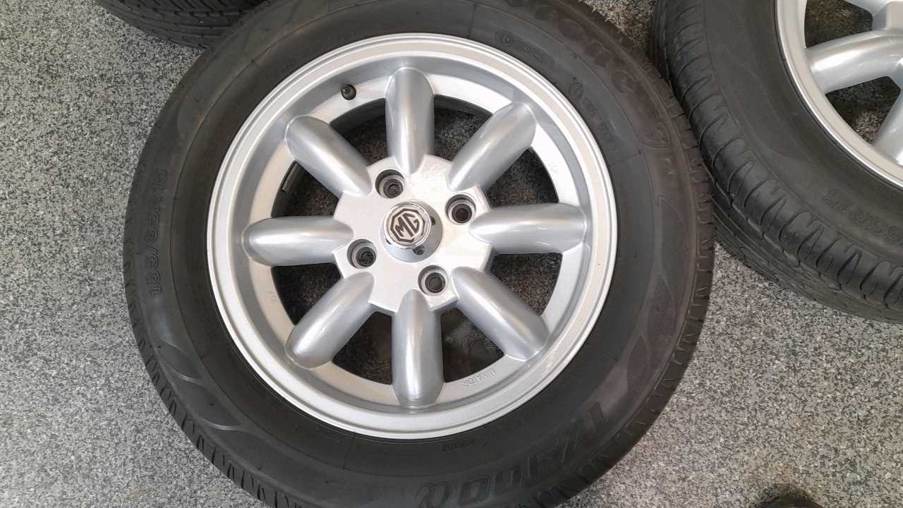 Lot 388 - MGB SET OF 4 MINATOR 15" 5.5J ET20 WHEELS