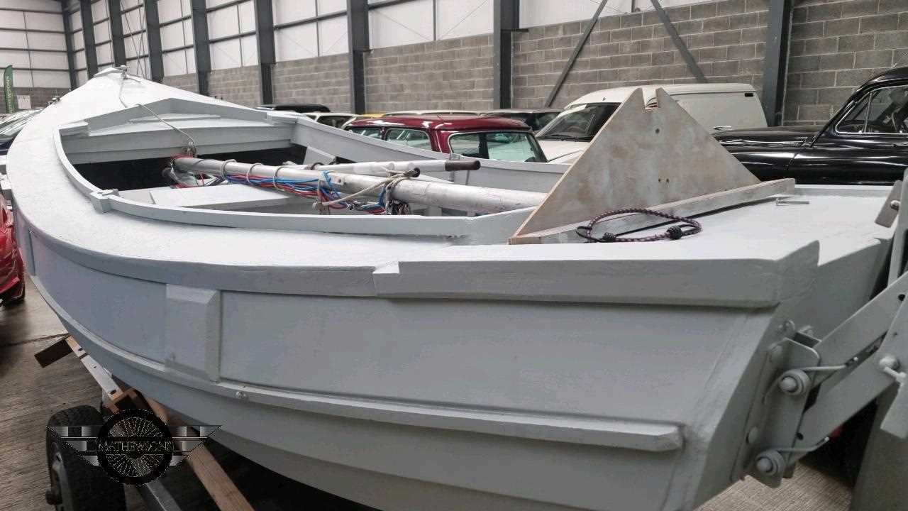 Lot 406 - CIRCA 1960 YORKSHIRE COBLE SAILING BOAT