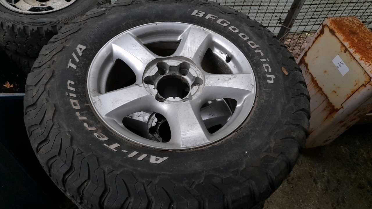 Lot 427 - ISUZU D MAX ALLOY WHEELS AND TYRES 17" SET