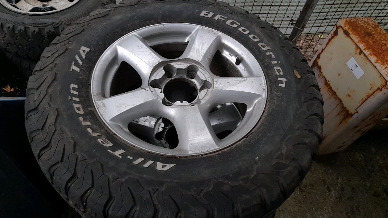 Lot 427 - ISUZU D MAX ALLOY WHEELS AND TYRES 17" SET