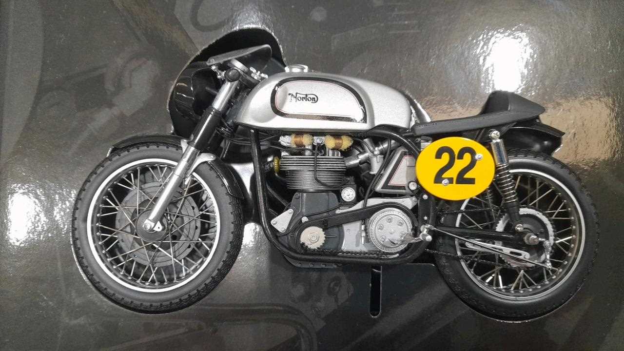 Lot 368 - MINICHAMPS 1.12 SCALE NORTON MANX RAY PETTY