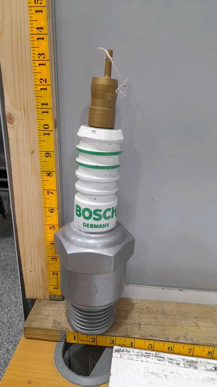 Lot 69 - BOSCH PLASTIC SPARK PLUG