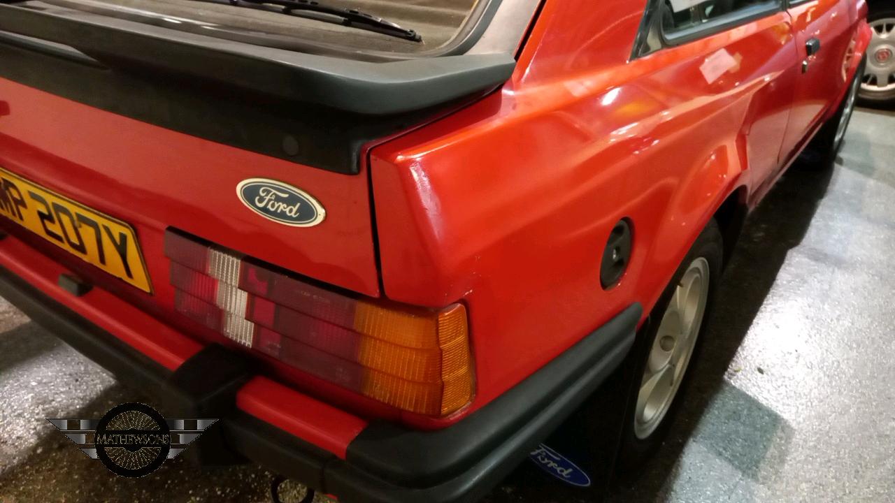 Lot 32 - 1983 FORD ESCORT XR3 INJ