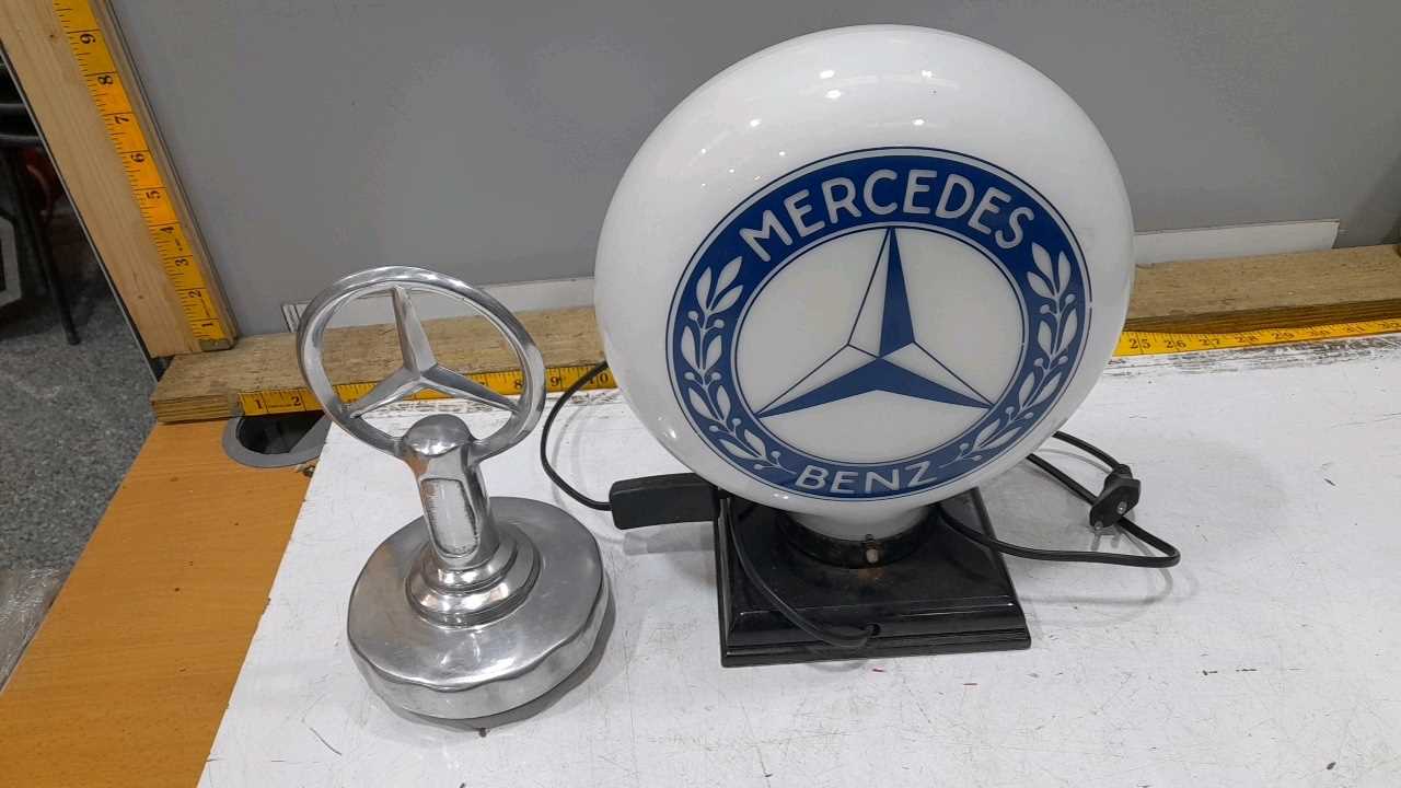 Lot 387 - MERCEDES DESK TOP BONNET MASCOT & LIGHT UP