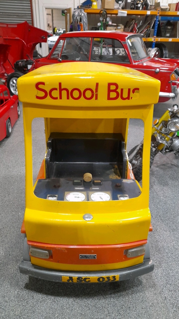 Lot 595 - FAIR GROUND CHILDRENS SCHOOL BUS RIDE