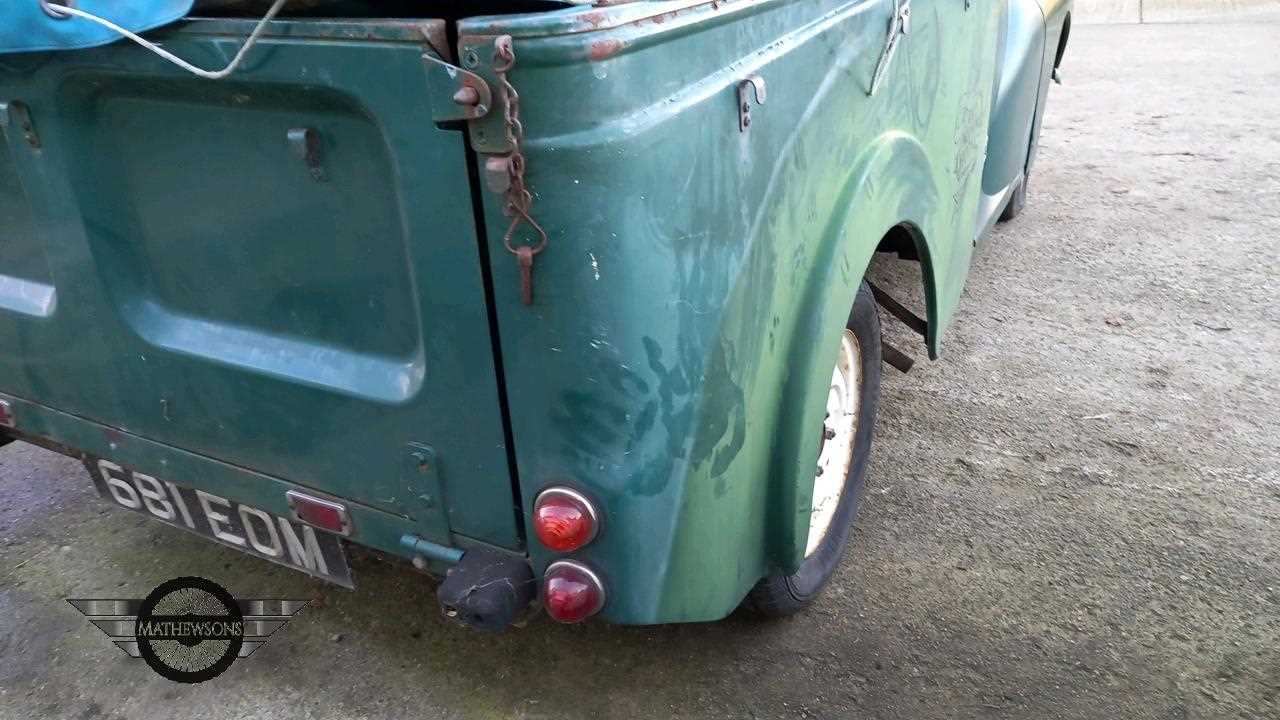 Lot 444 - 1961 MORRIS MINOR 1000 PICK-UP