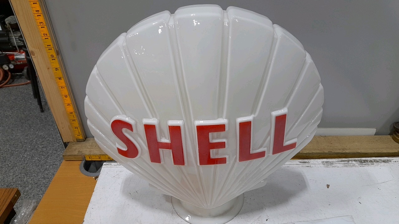 Lot 101 - SHELL PETROL PUMP GLASS GLOBE