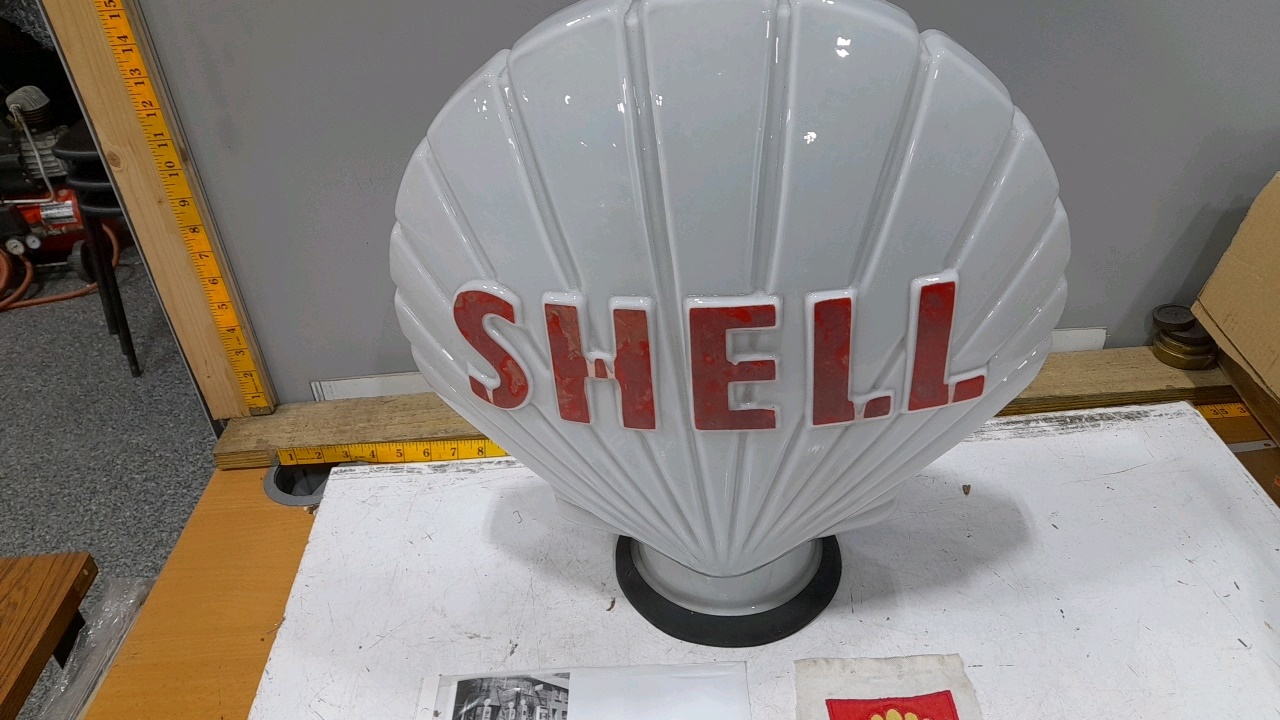 Lot 38 - SHELL PETROL PUMP GLASS GLOBE