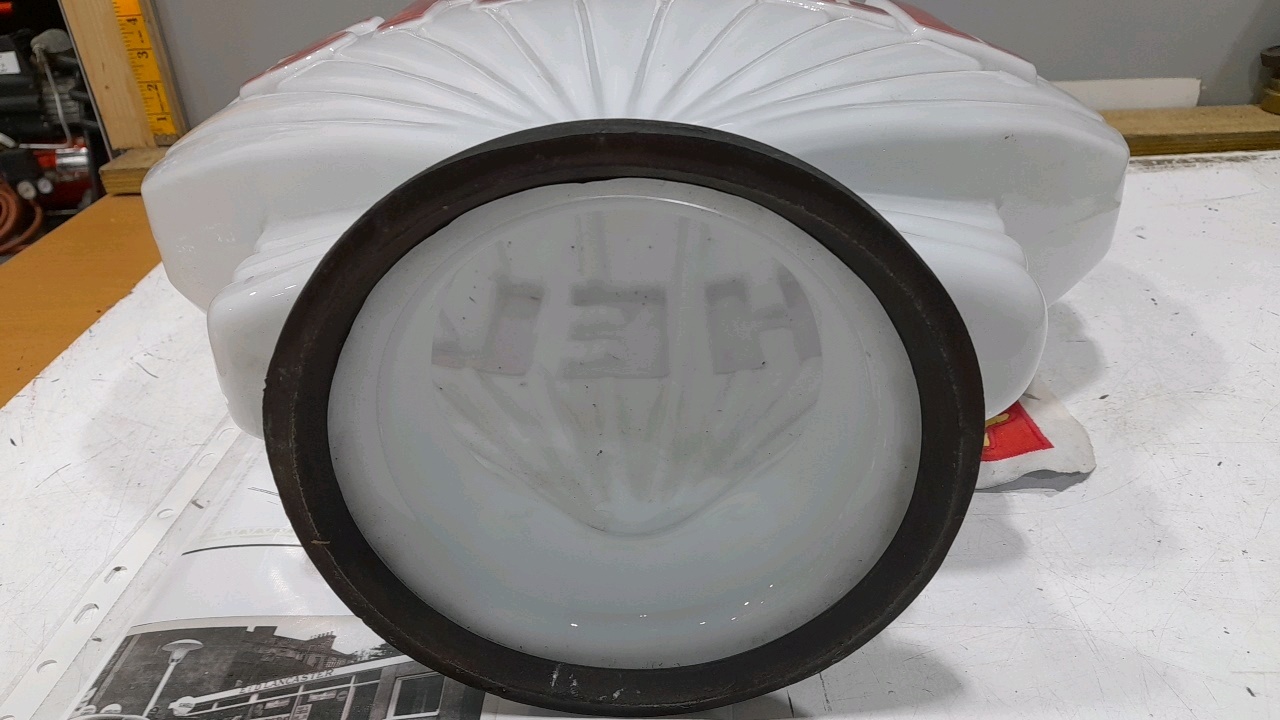 Lot 38 - SHELL PETROL PUMP GLASS GLOBE