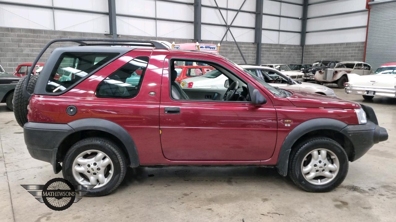 Lot 56 - 2002 LAND ROVER FREELANDER V6I ES AUTO