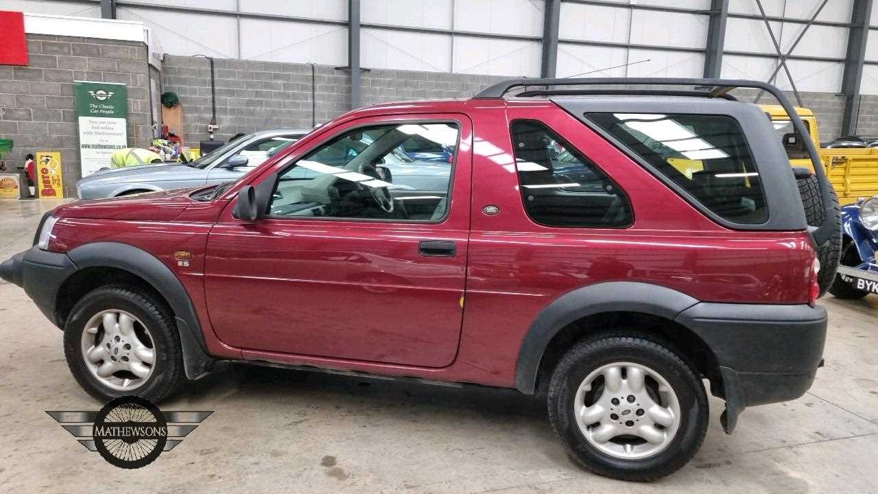 Lot 56 - 2002 LAND ROVER FREELANDER V6I ES AUTO