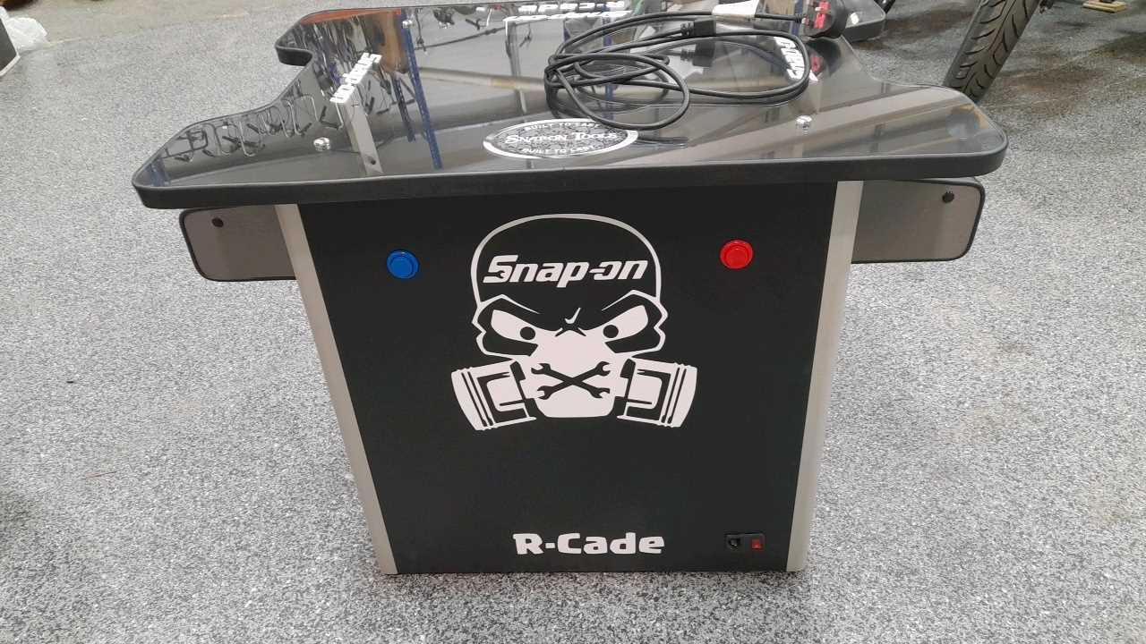 Lot 151 - SNAPON ARCADE MACHINE