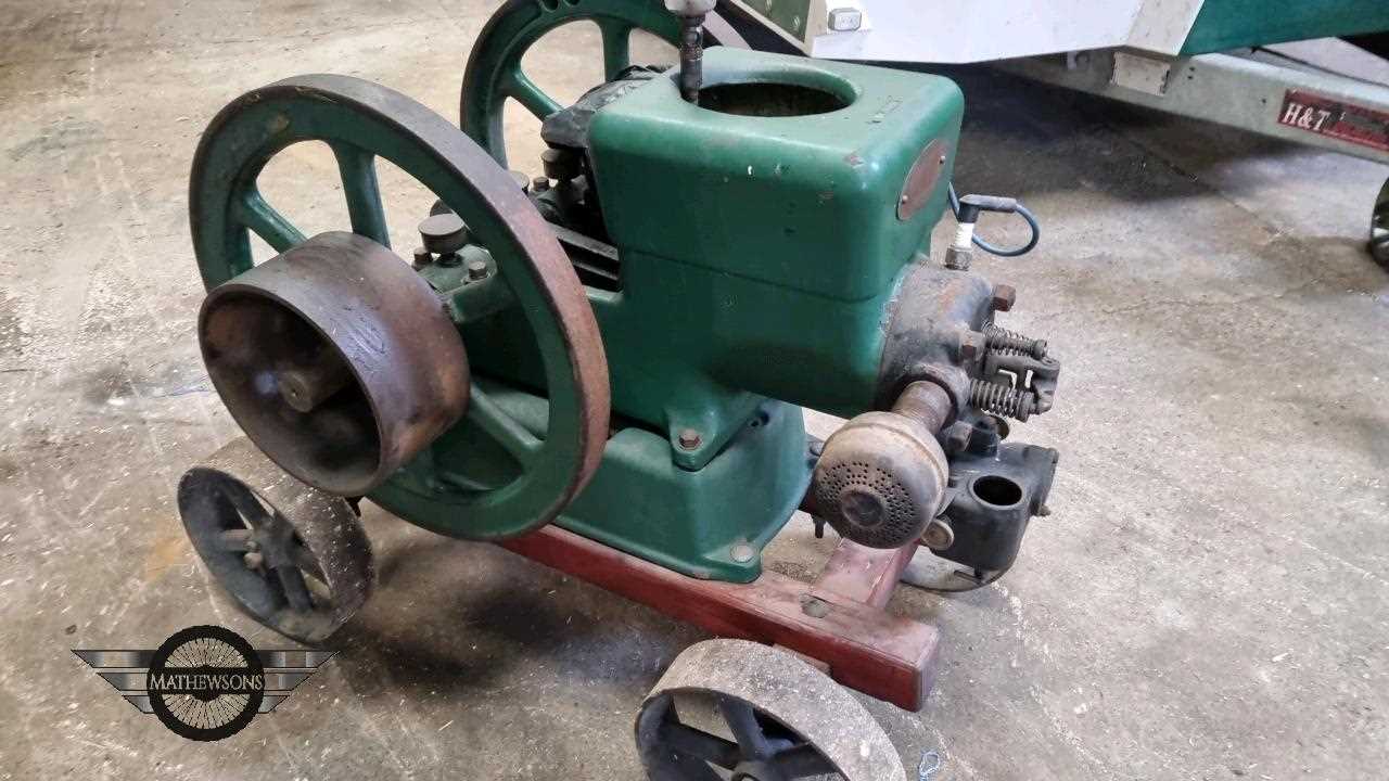 Lot 205 - STATIONARY ENGINE