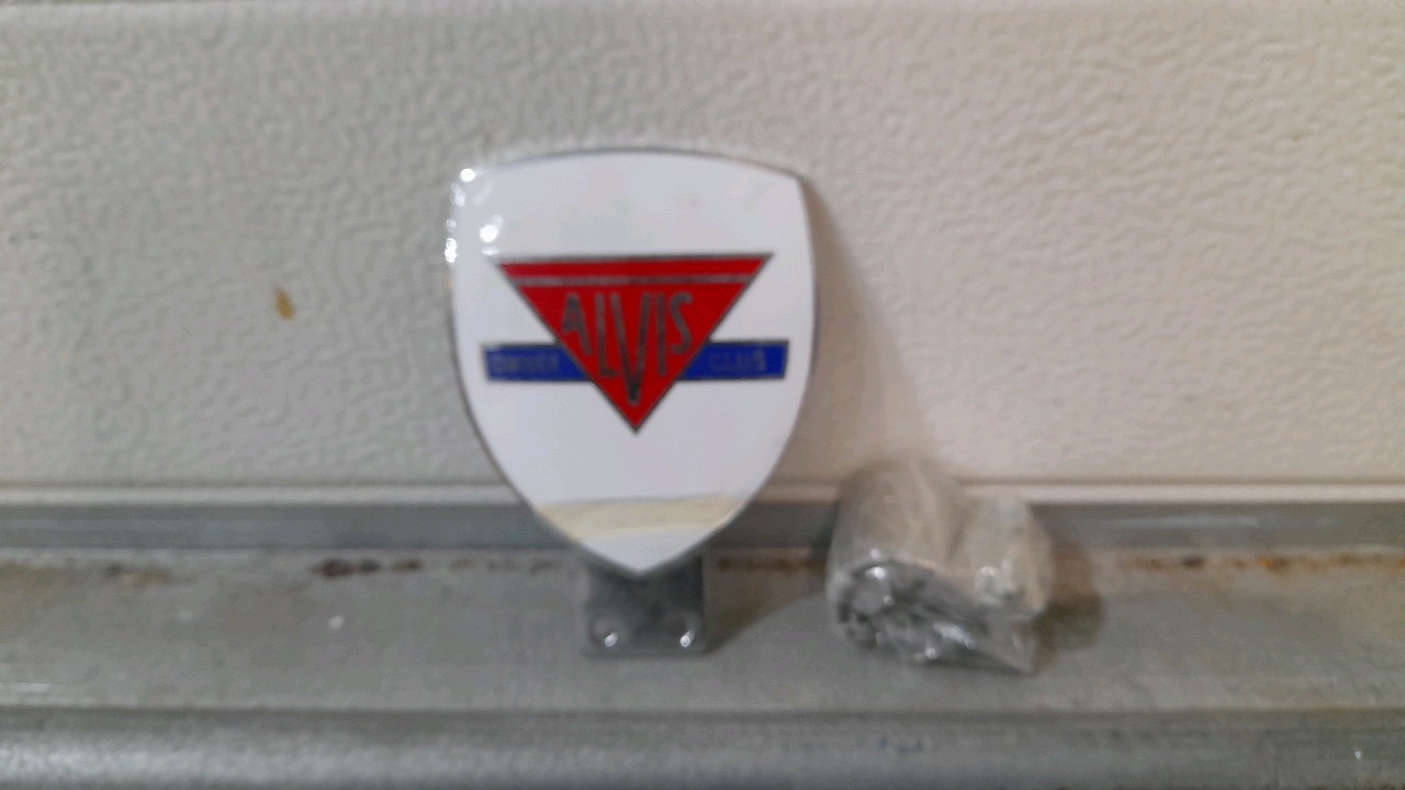 Lot 82 - ALVIS CAR BADGE