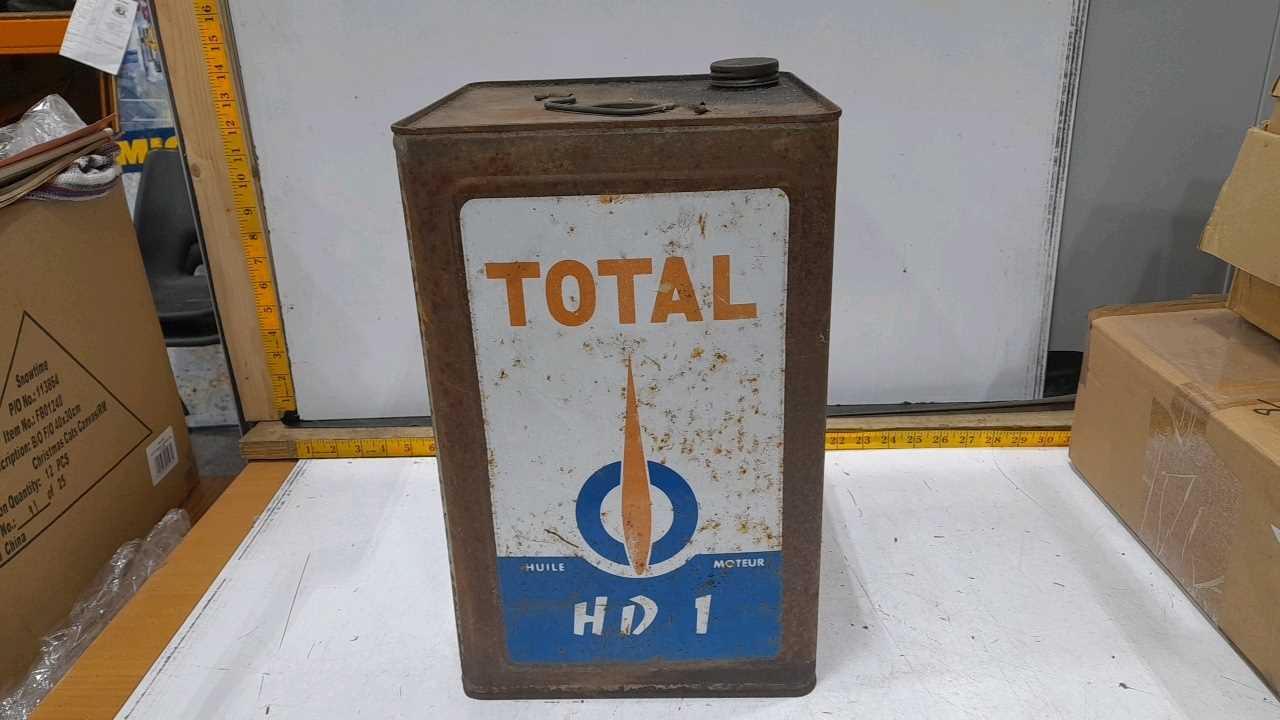 Lot 465 - TOTAL SQUARE 20 LITRE OIL CAN