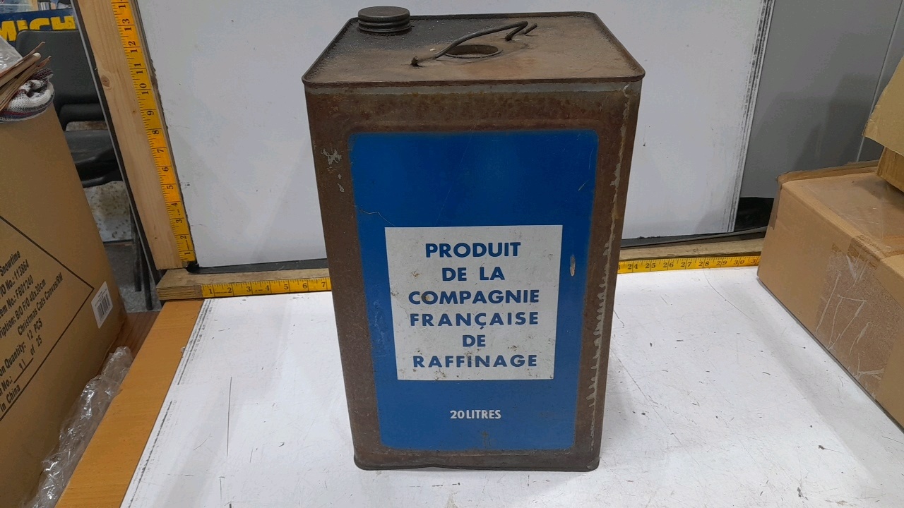 Lot 465 - TOTAL SQUARE 20 LITRE OIL CAN