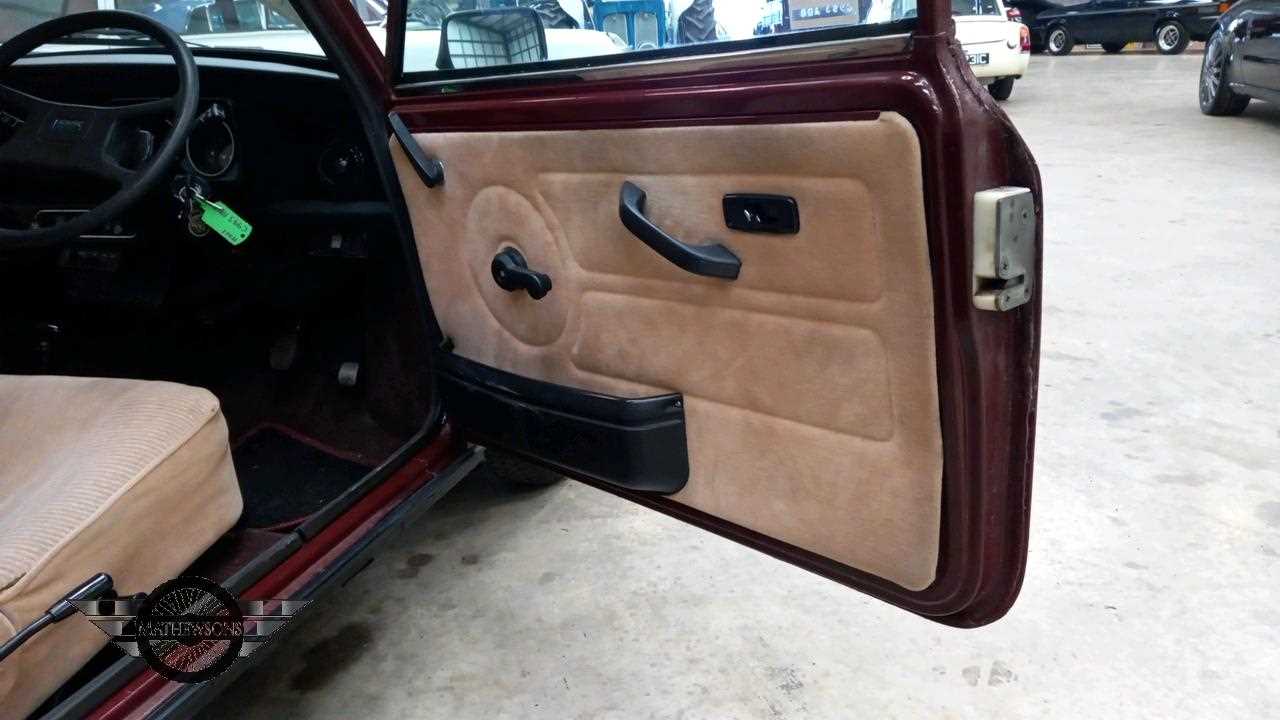 Lot 297 - 1985 AUSTIN MINI MAYFAIR AUTO