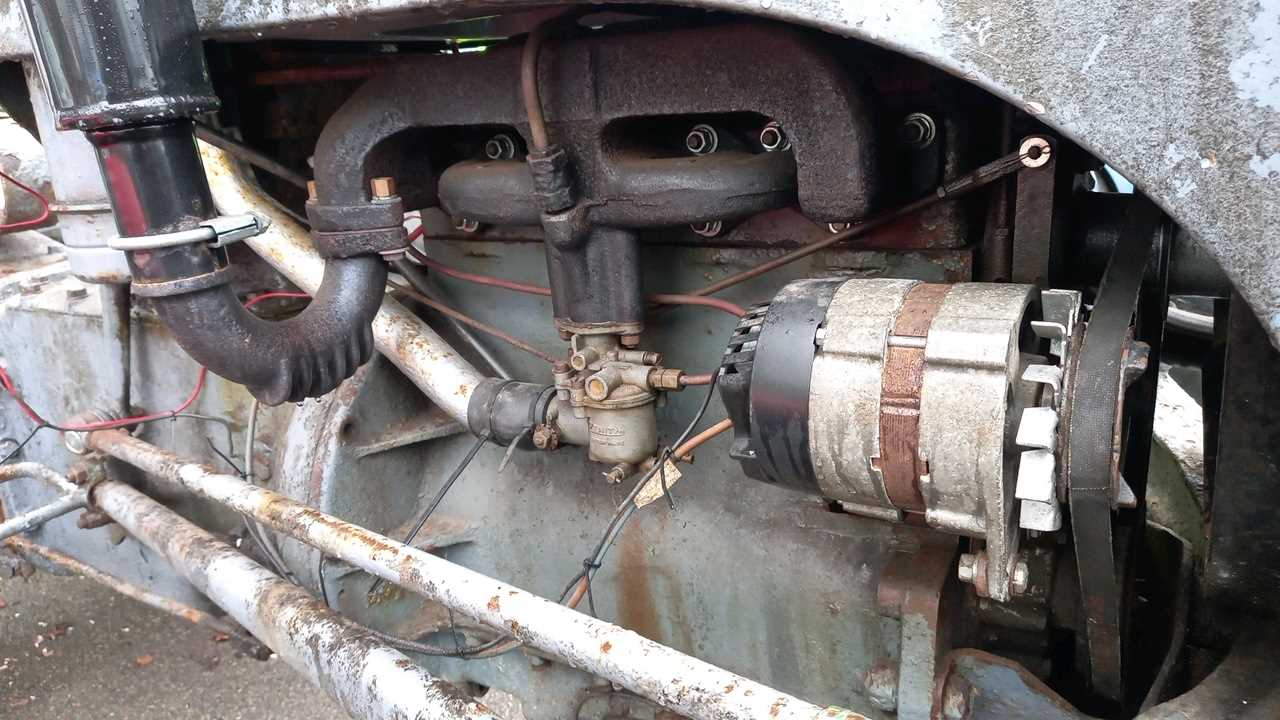 Lot 585 - 1990 MASSEY FERGUSON T20