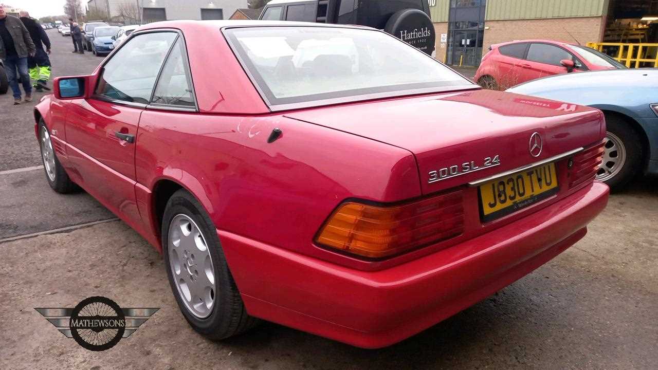 Lot 683 - 1991 MERCEDES 300SL-24 AUTO