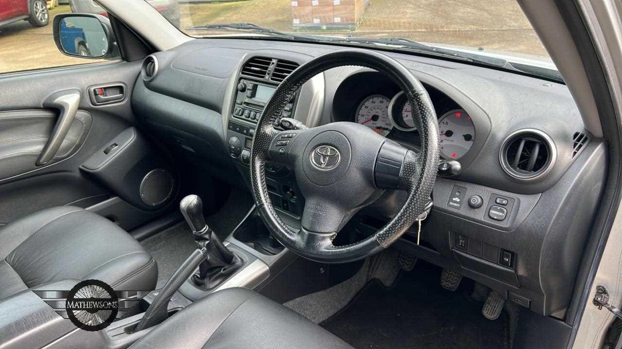 Lot 643 - 2005 TOYOTA RAV4 XT4 VVTI