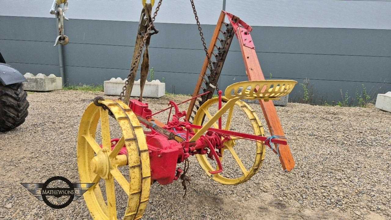 Lot 578 - 1942 FORDSON STANDARD N TRACTOR & BAMFORD
