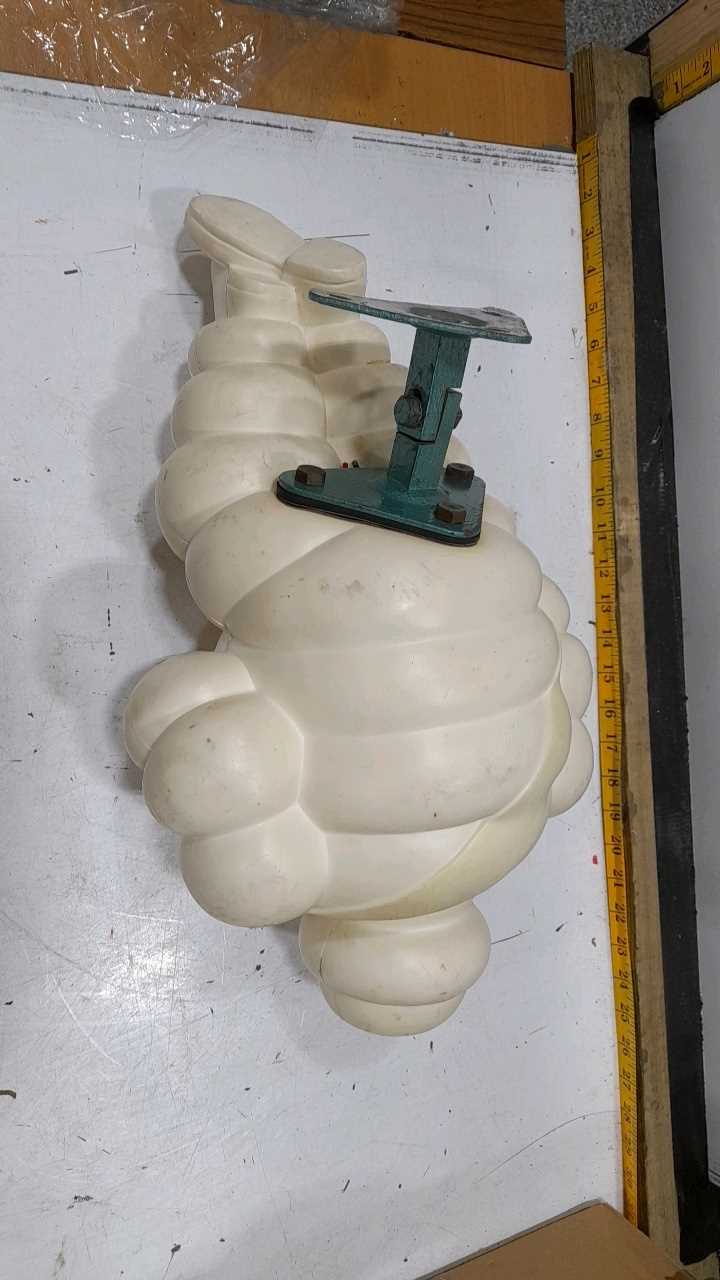 Lot 21 - MICHELIN MAN
