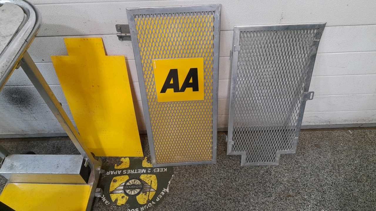 Lot 26 - AA STAND FOR SELLING MEMBERSHIP