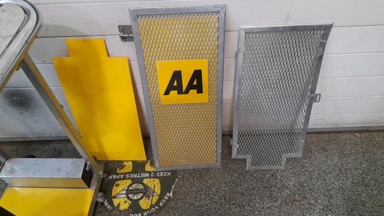 Lot 26 - AA STAND FOR SELLING MEMBERSHIP