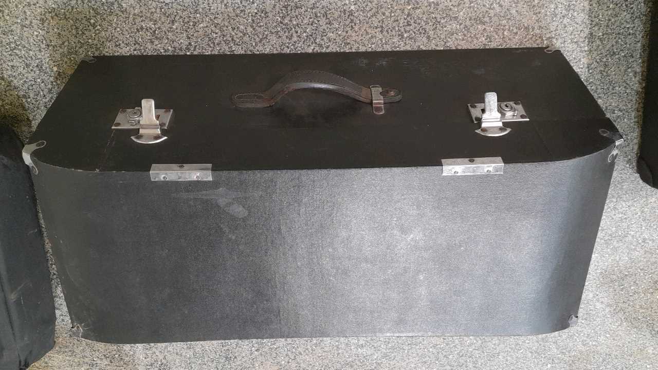 Lot 690 - GENUINE AUSTIN ASCOT BOOT TRUNK