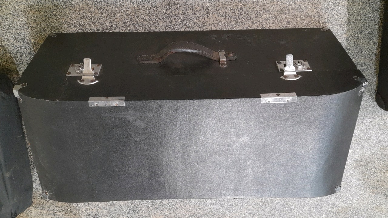 Lot 690 - GENUINE AUSTIN ASCOT BOOT TRUNK