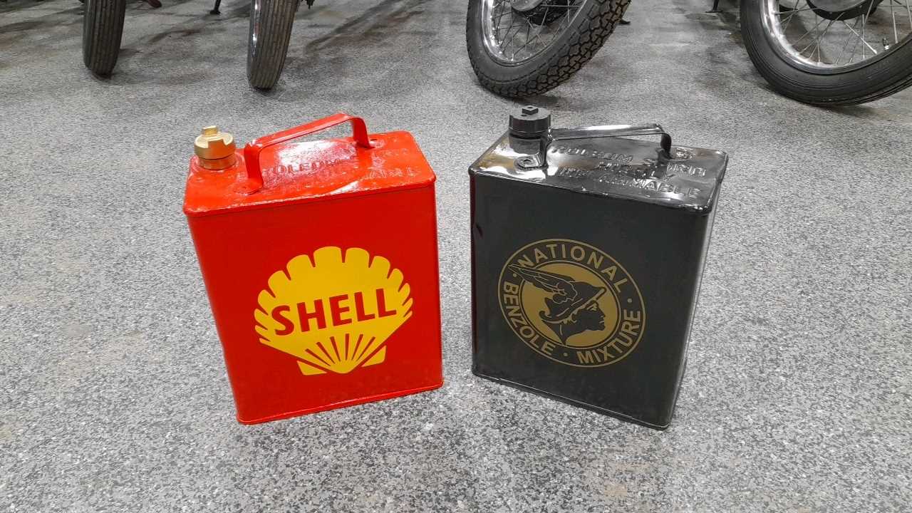 Lot 192 - 1X SHELL & 1X NATIONAL BENZOLE CANS