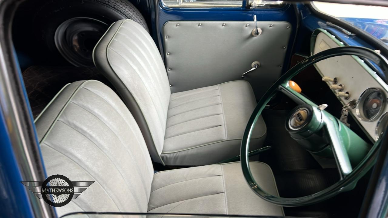 Lot 660 - 1956 FORD THAMES 300E VAN