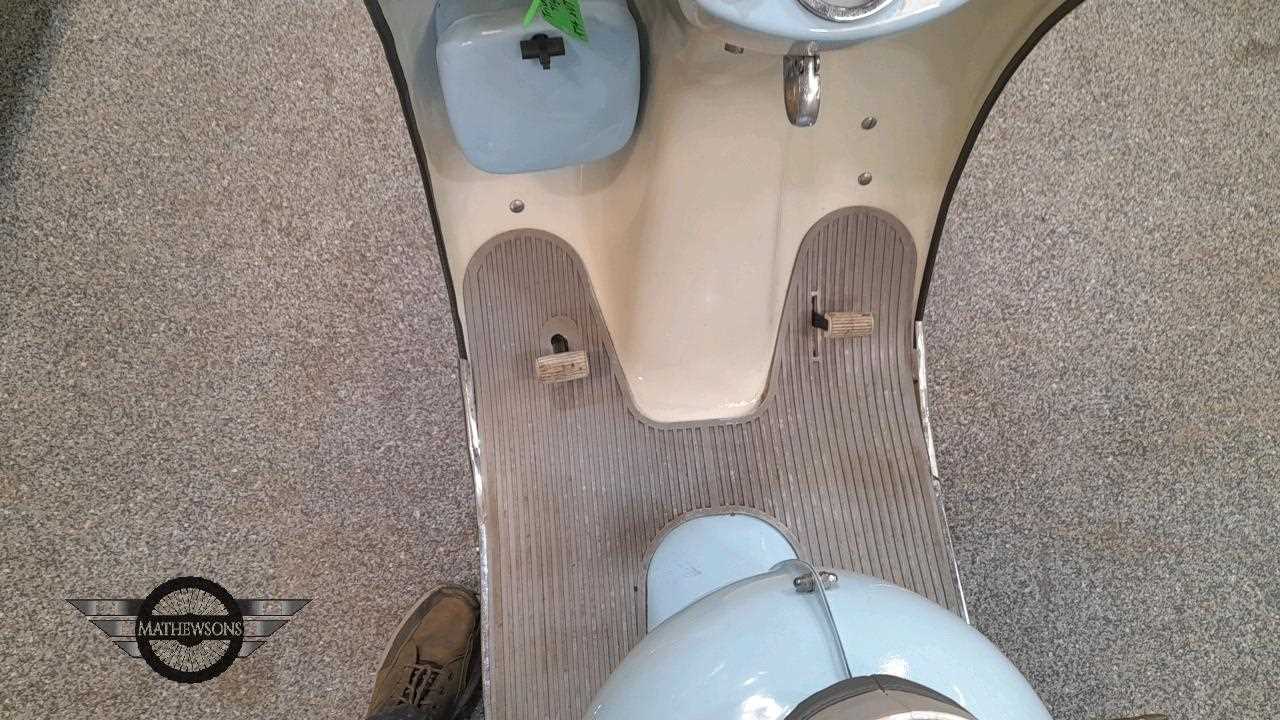 Lot 756 - 1962 TRIUMPH TIGRESS 250