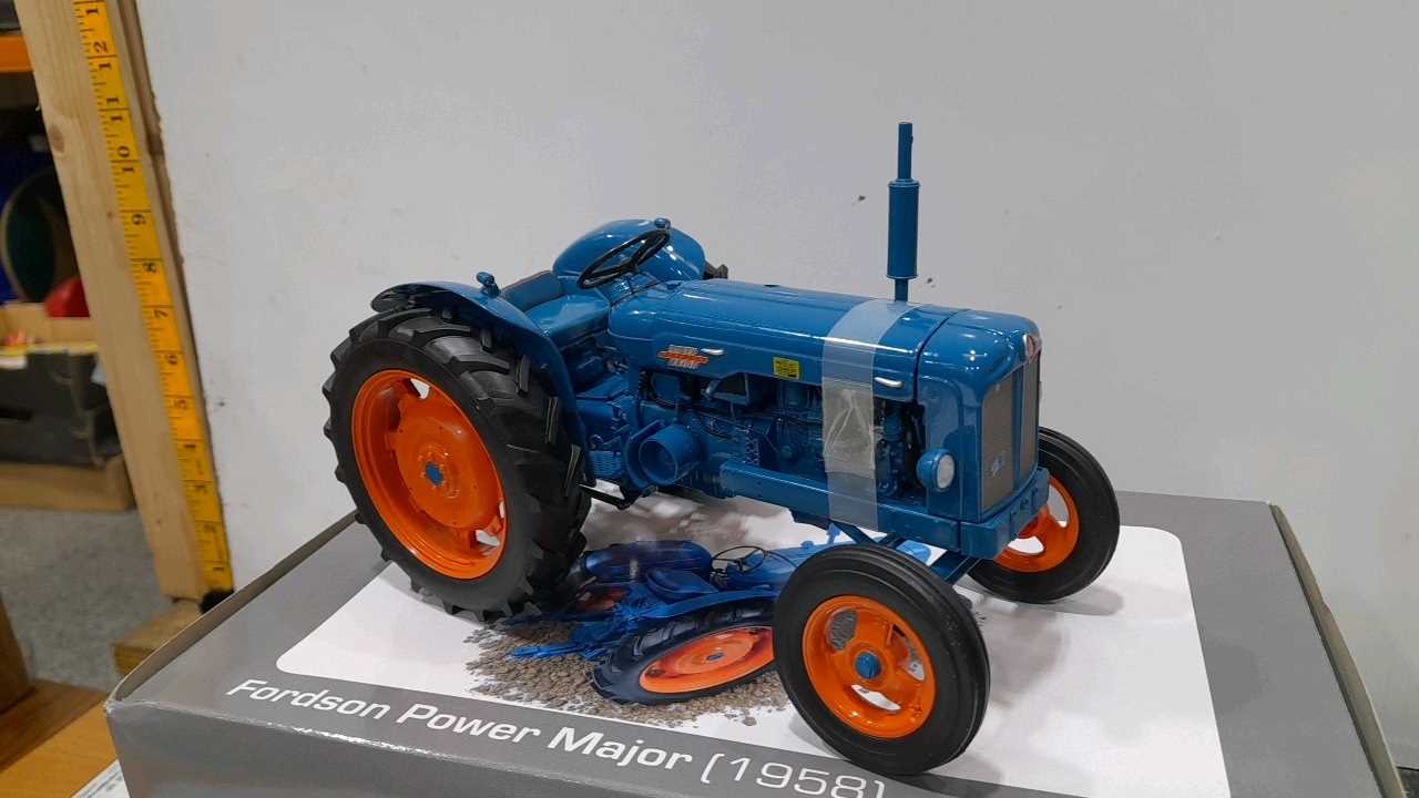 Lot 729 - 1958 FORDSON POWER MAJOR 1-16 SCALE MODEL