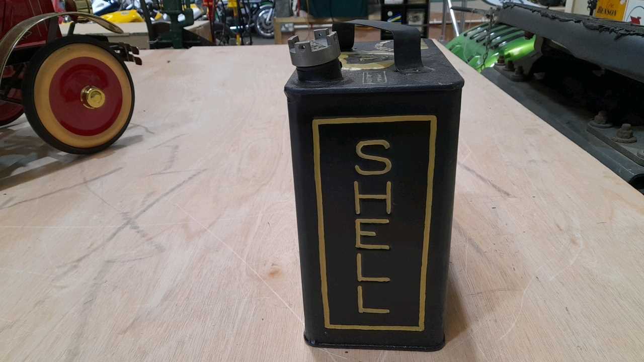 Lot 479 - 1933 SHELL 2 GALLON FUEL CAN