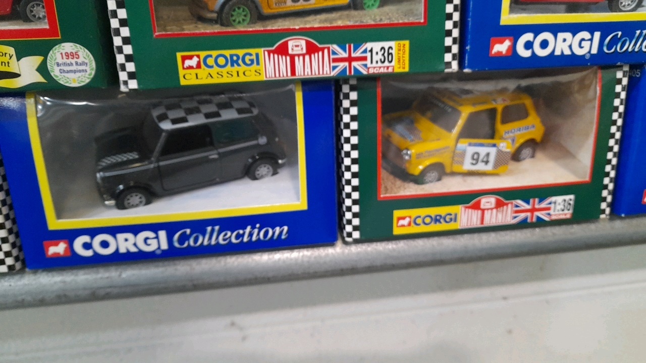 Lot 793 - SELECTION OF CORGI MINI MODELS 1.36 SCALE