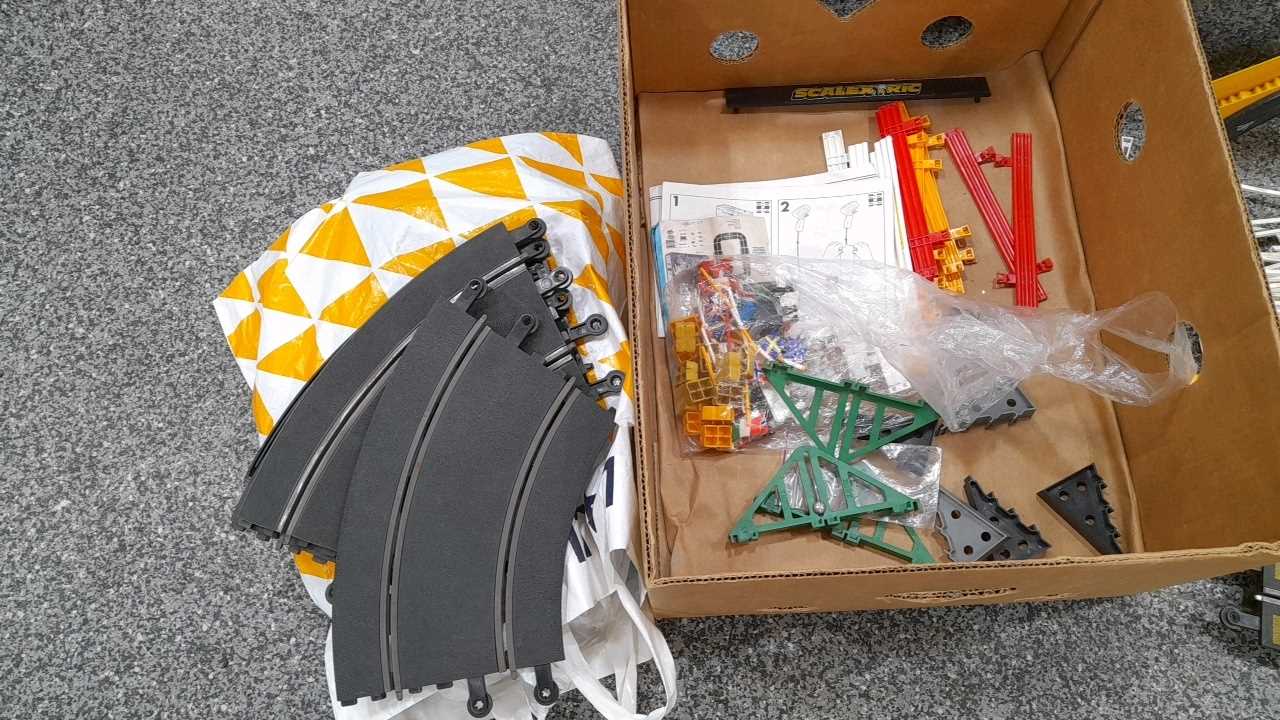 Lot 791 - SCALEXTRIC SET 101 PIECES OF TRACK & VARIOUS