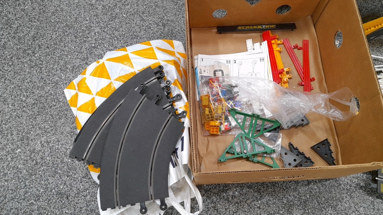 Lot 791 - SCALEXTRIC SET 101 PIECES OF TRACK & VARIOUS