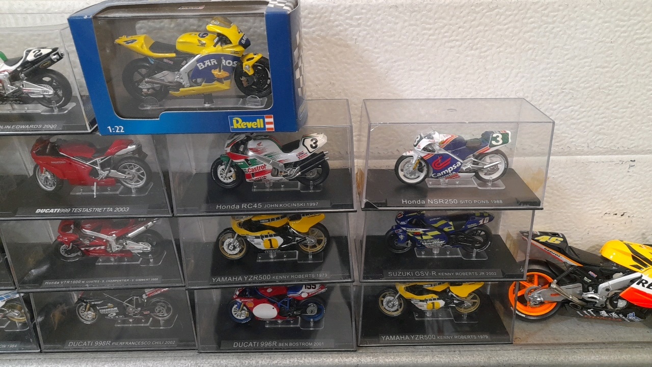 Lot 653 - 30X MOTO GP MODEL MOTOR BIKES