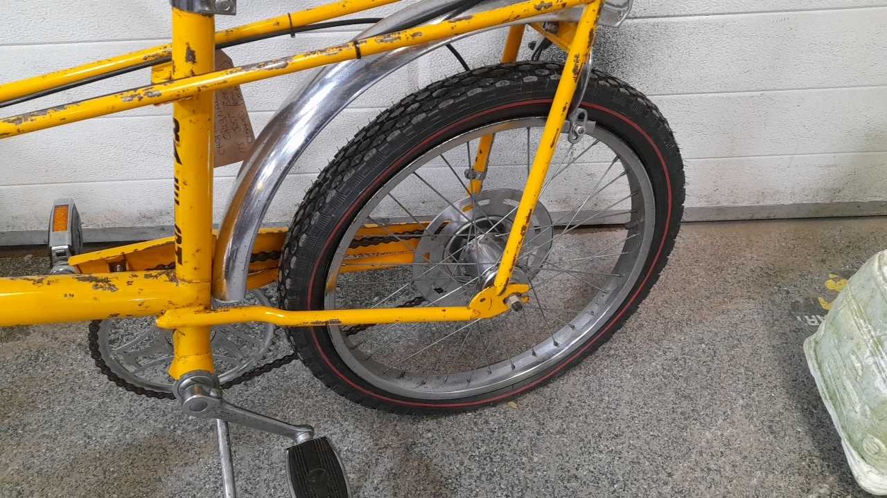 Lot 572 - ORIGINAL YELLOW MK1 RALEIGH CHOPPER , 1970,