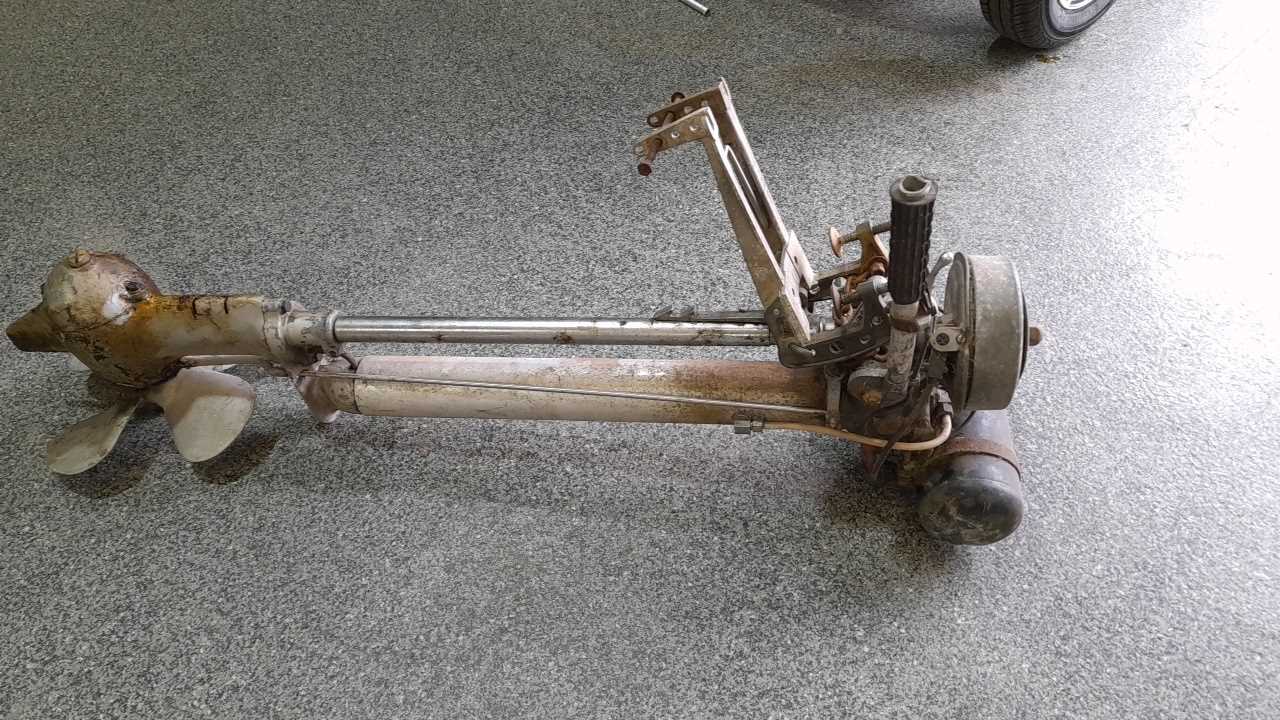 Lot 661 - SEAGULL OUTBOARD ENGINE - ALL PROCEEDS TO