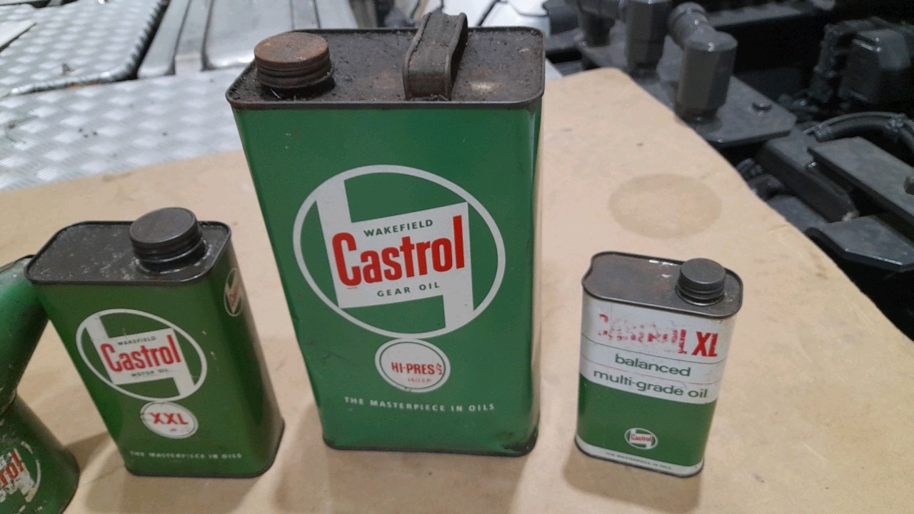 Lot 580 - BOX OF CASTROL CANS & OIL JUGS